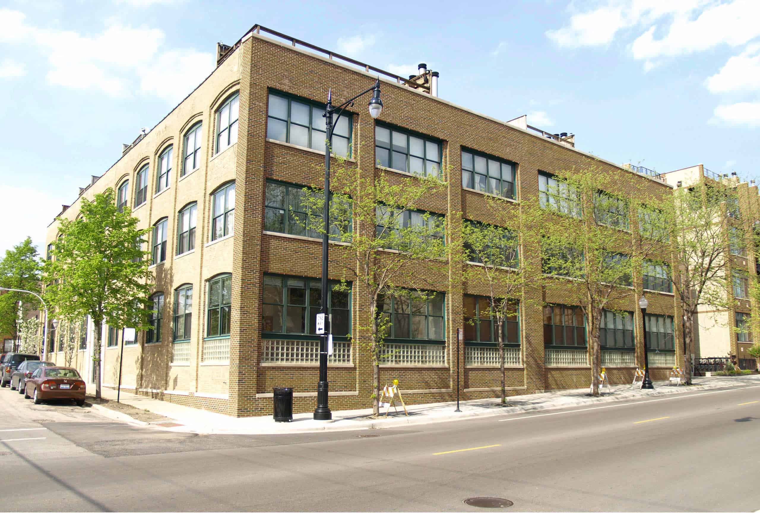 3201 N Ravenswood Ave, Chicago, IL 60657 » Zentro